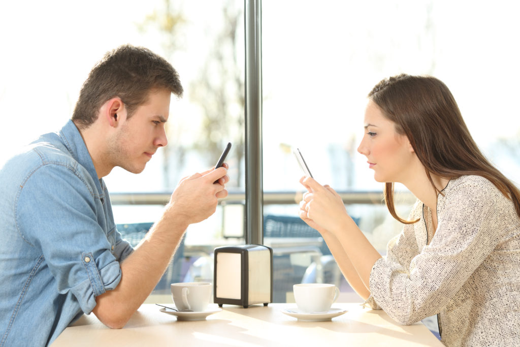 Are Electronic Devices Ruining Your Relationships - RWA Psychology
